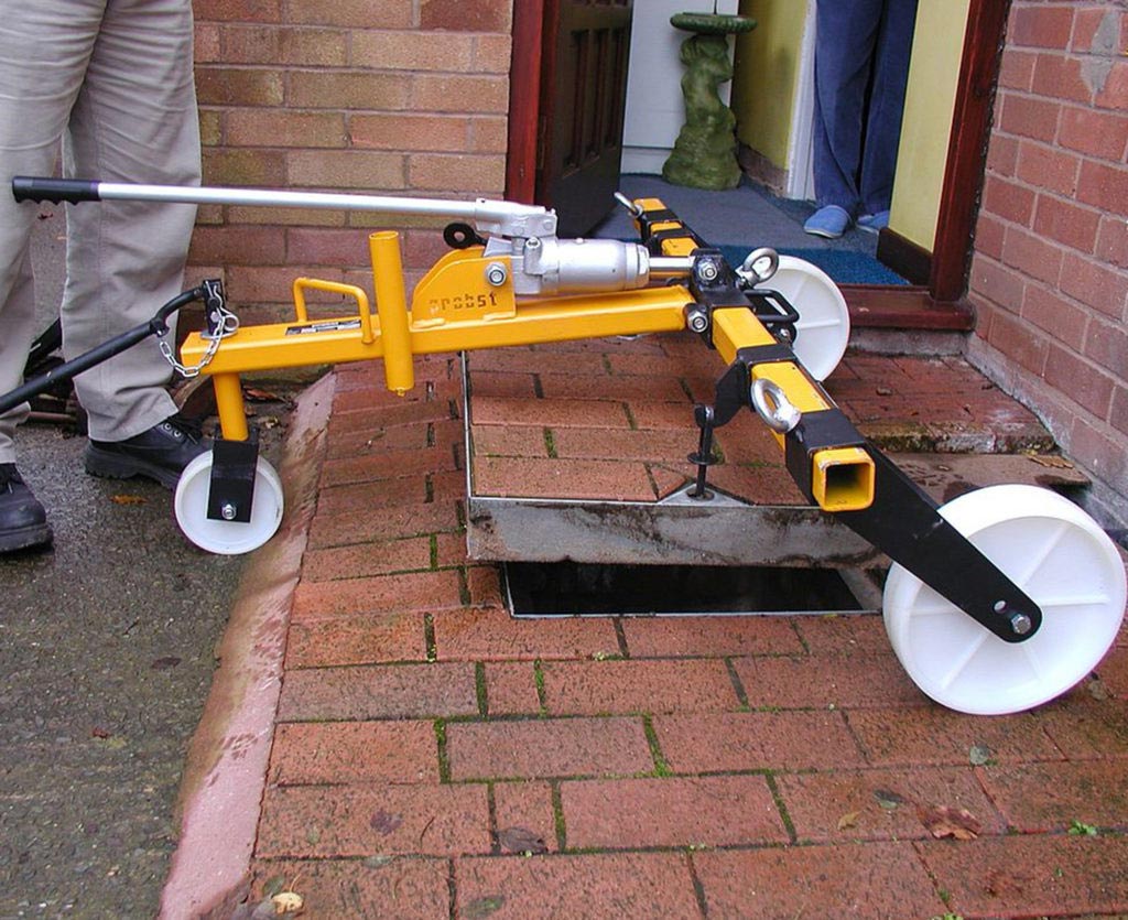 Probst Hydraulic Manhole Cover Lifter Handling & Laying Scotland ...