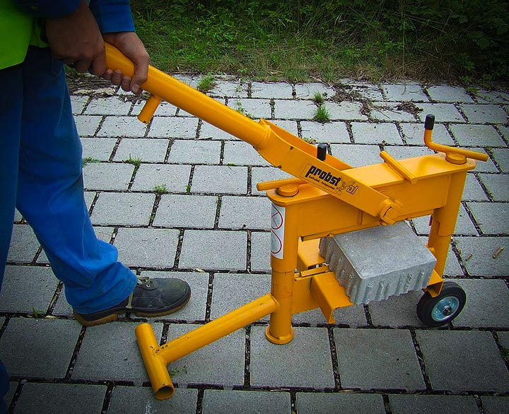 Probst Block Cutter Handling & Laying Scotland - Molson Scotland